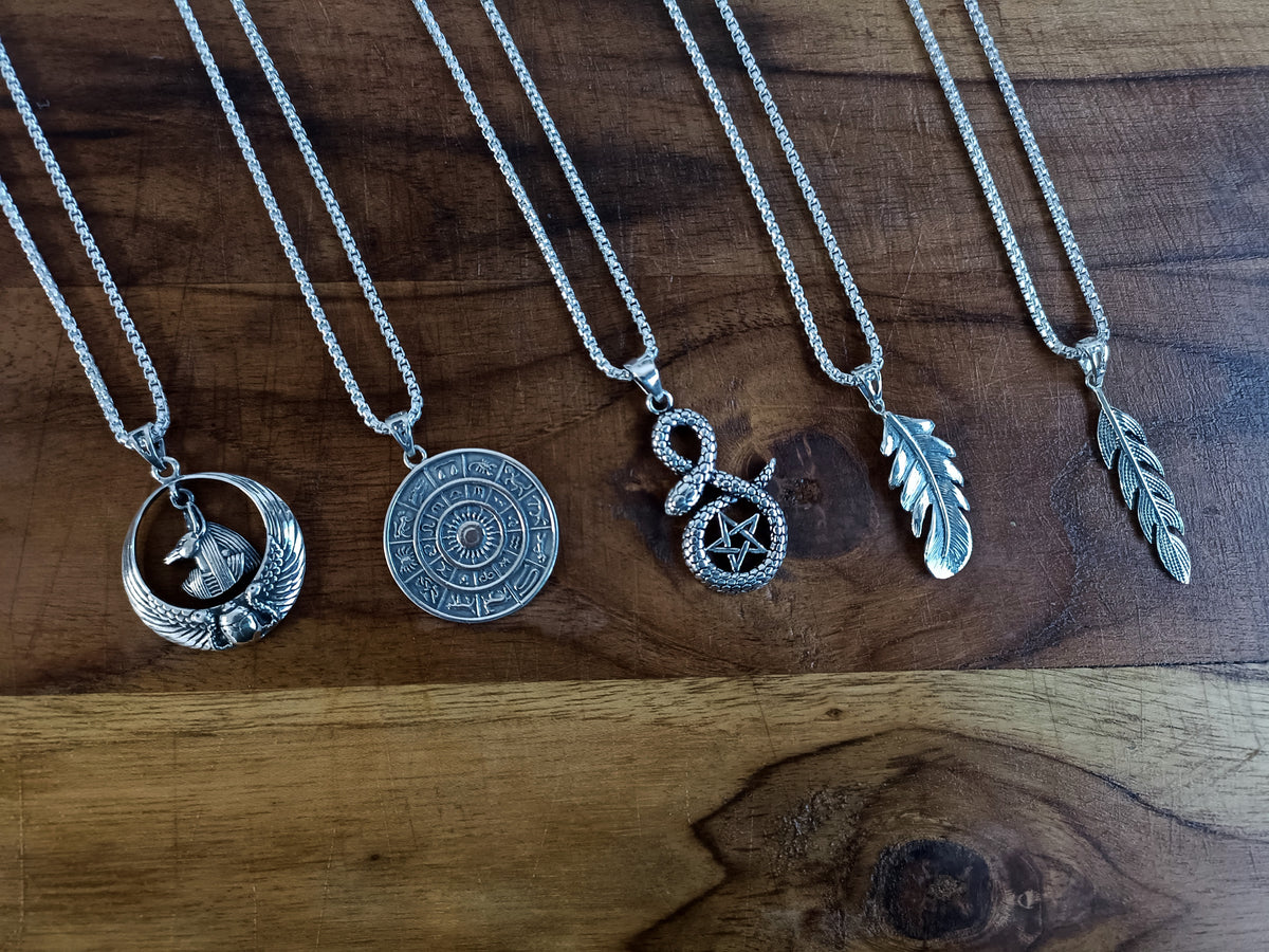 Elegant and Classy Silver Jewelry – Daylord